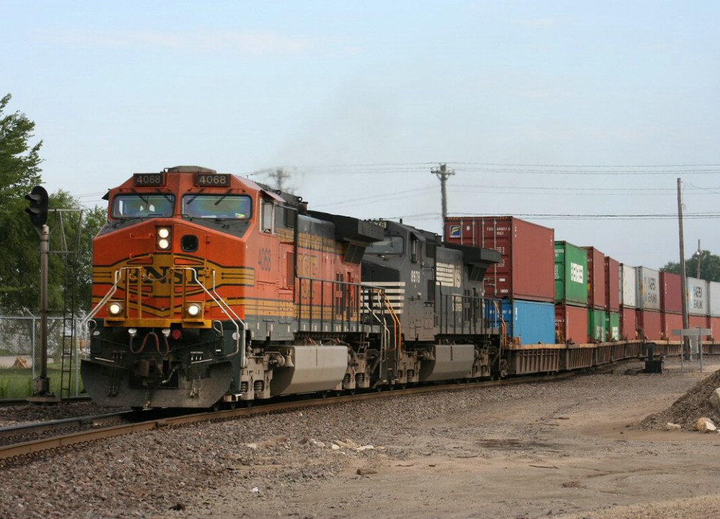 BNSF 4068